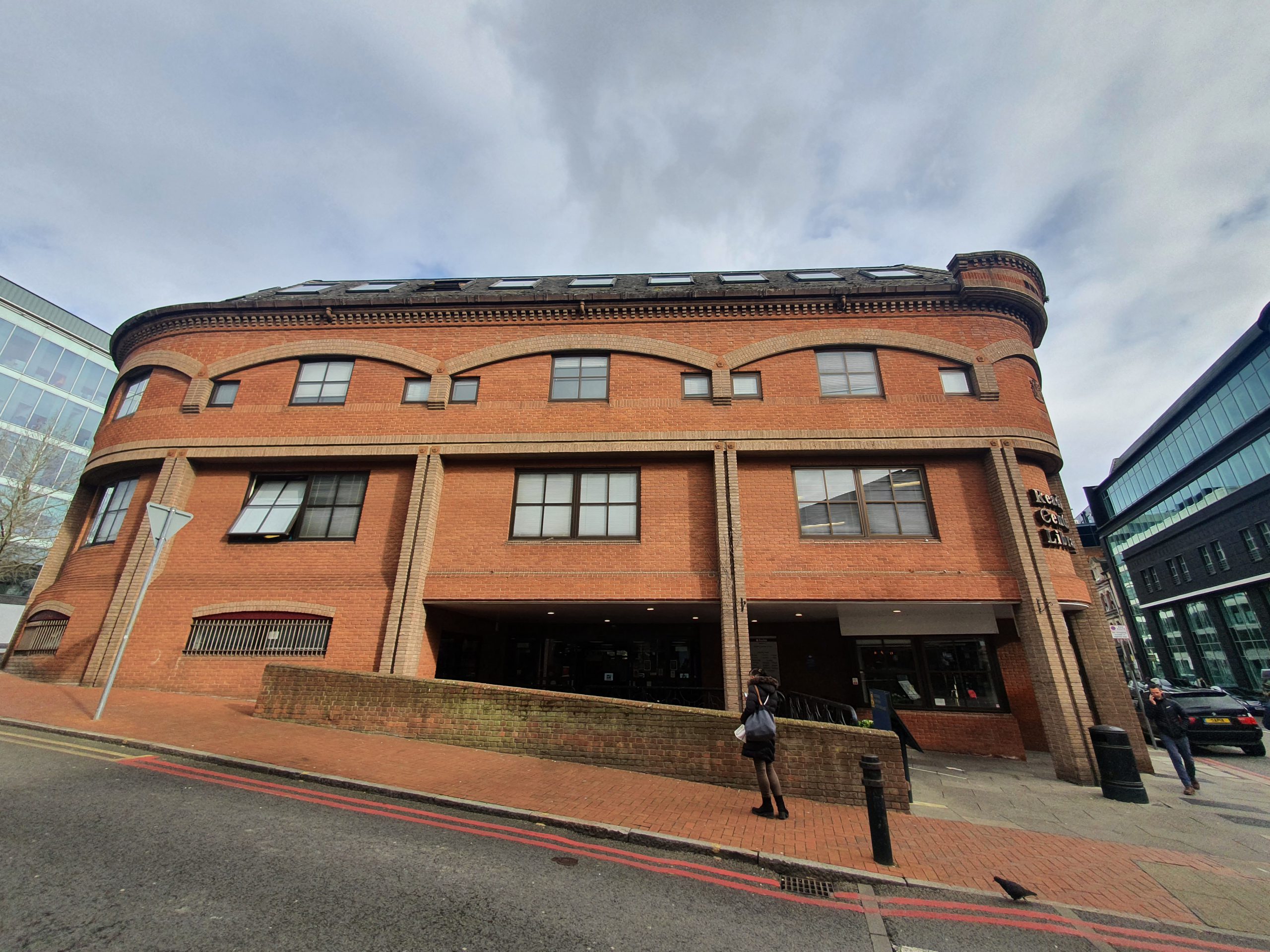 Reading – Reading Central Library – Walking. Gossip. Travel.