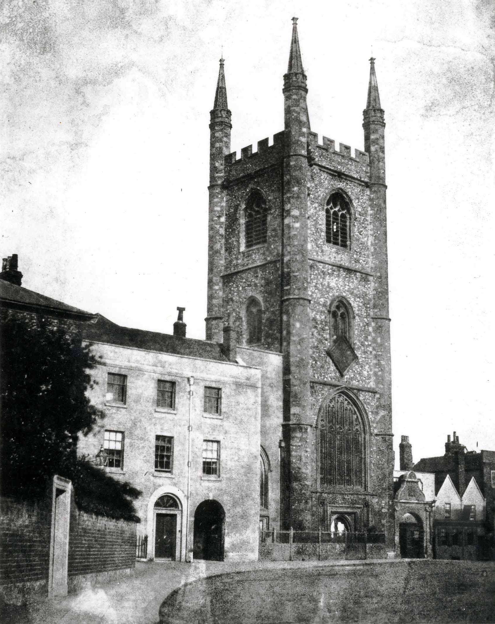 Reading – St. Laurence’s Church – Walking. Gossip. Travel.
